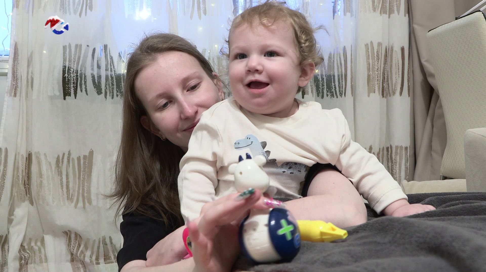 Парламент поддержал инициативу Артура Парфенчикова увеличить выплату студенткам за рождение ребенка