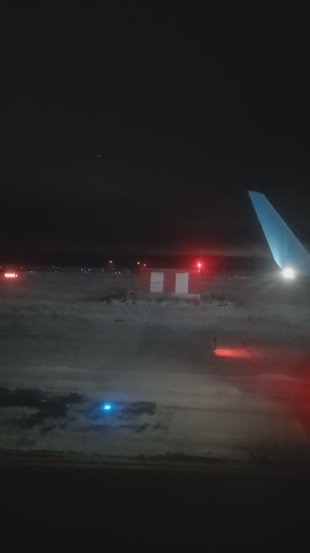 Рулежка после приземления, часть ll Самолёт - Боинг 737-800