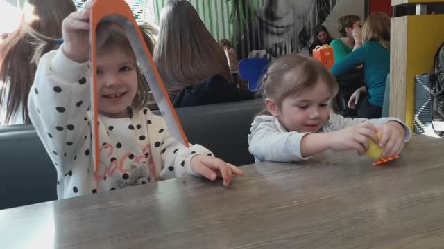 Любимый "Вкусно и Точка". Как развлечь детей, пока готовят еду.