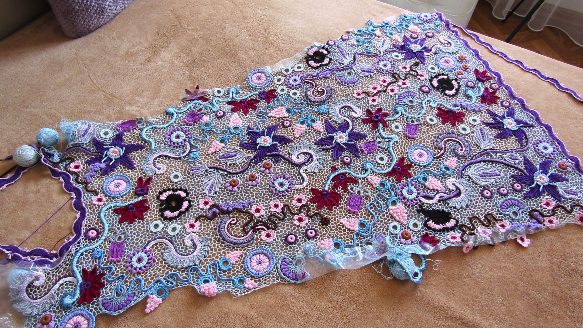 Работа над платьем "ЧИО-ЧИО-САН", а также - куда носить ирландское кружево?