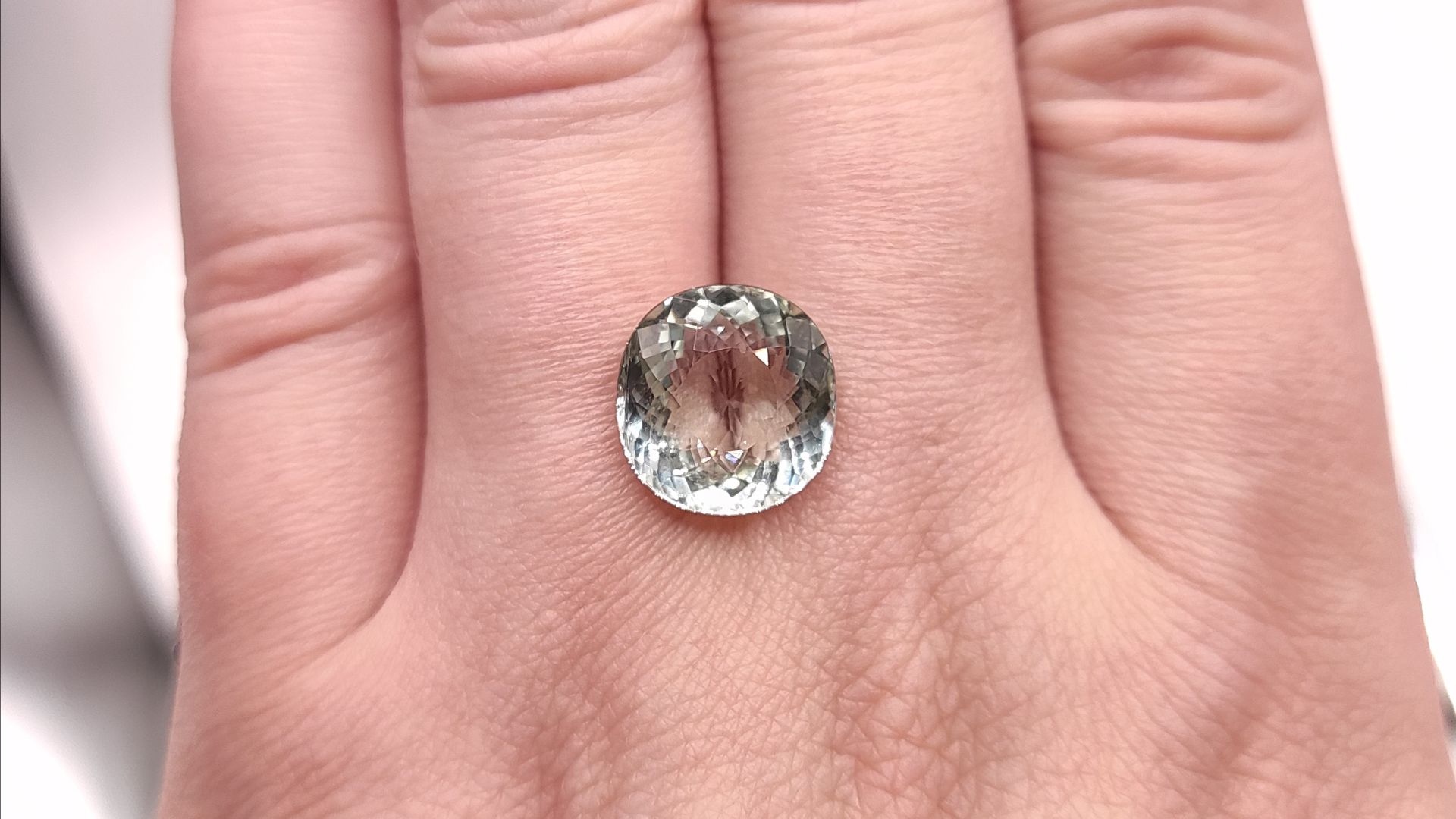 Зелёно-голубой Берилл кушон 7.16 ct. Мозамбик + гемм. заключение