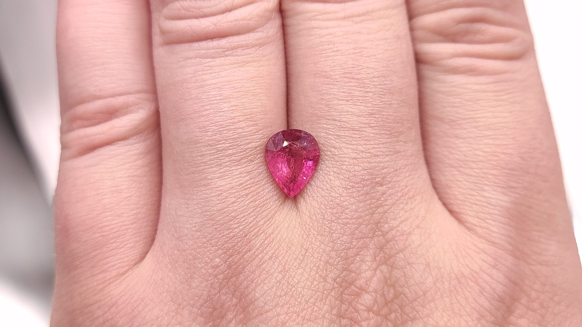 Турмалин Рубеллит груша 1.73 ct. Мозамбик + гемм. заключение