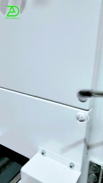 Станок для удаления заусенцев ADV508-RR300: идеальная полировка квадратных труб высотой 12 см!