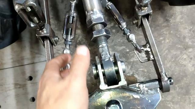 Делаю трактор без цепей и шкивов задняя навеска и установка гидроцилиндра часть 2