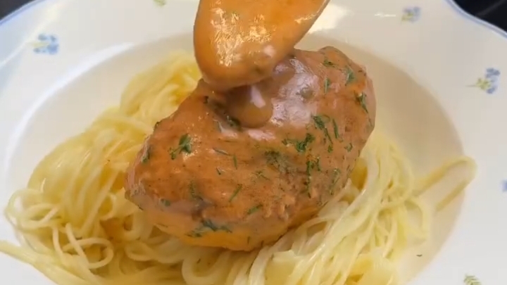 Домашние КОТЛЕТКИ в соусе...🍛🥩😋