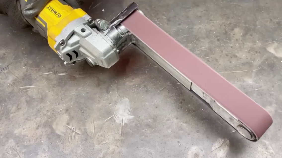 Ленточно-шлифовальная машинка из УШМ