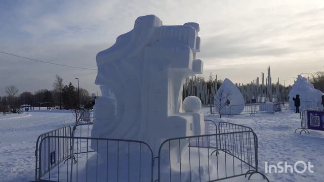 Фестиваль снежных скульптур в Новосибирске.