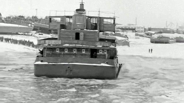 1968 год. Тюмень. Спуск самоходной баржи