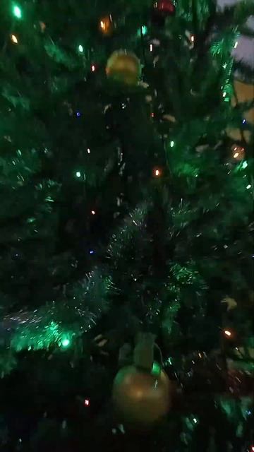 ёлка и игрушки