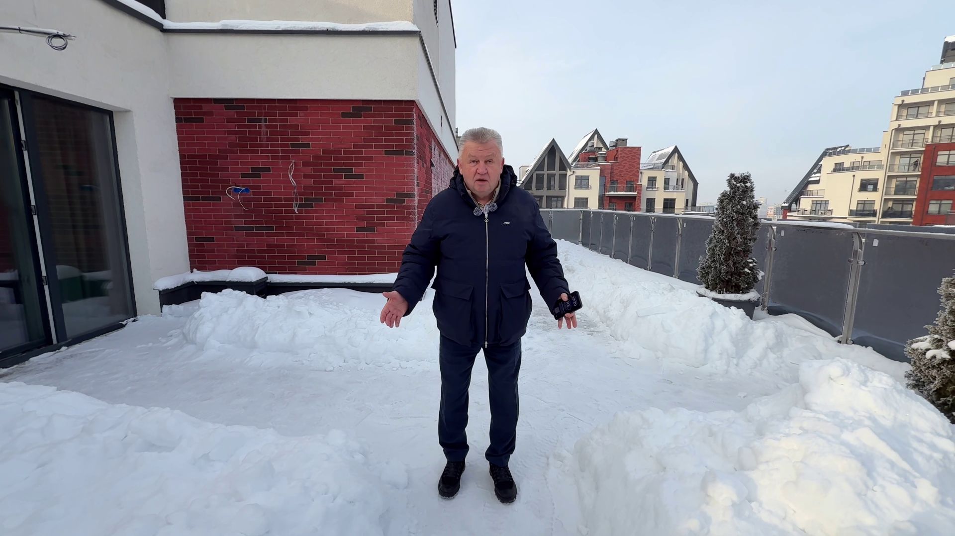 Что делать со снегом на террасе или плоской крыше?