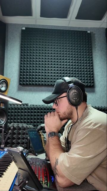 Harry Gold - Land (free beat)