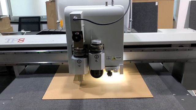 Изготовление гофрокартонной коробки с помощью цифрового плоттера TPS S2 6090