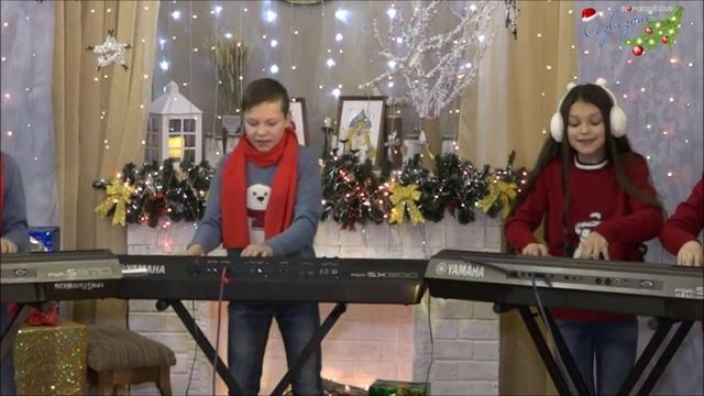 Новогоднее попурри ЮниАкс