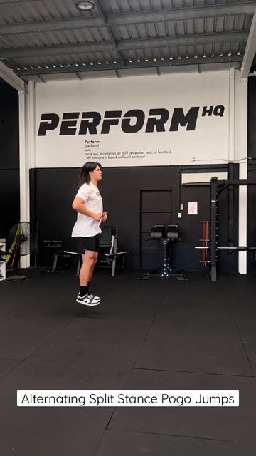Alternating Split Stance Pogo Jumps | Пого прыжки в сплит-стойке с чередованием ног