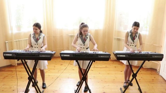 Э.Григ - В пещере горного короля ансамбль ЮниАкс