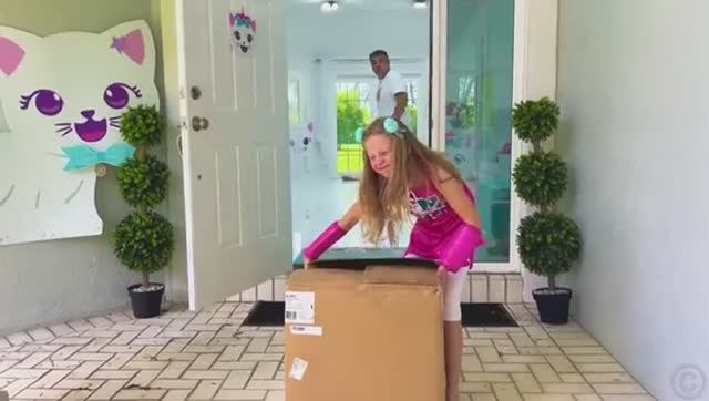 Настя в детском челлендже 24 часа как малыш