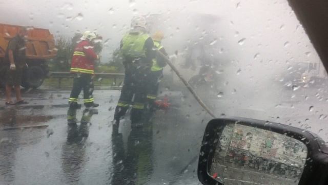 © "Тушение пожара на дороге ДТП IMG_4562" 2011 Клип GOPR4261 Снято по дорое в СПб.