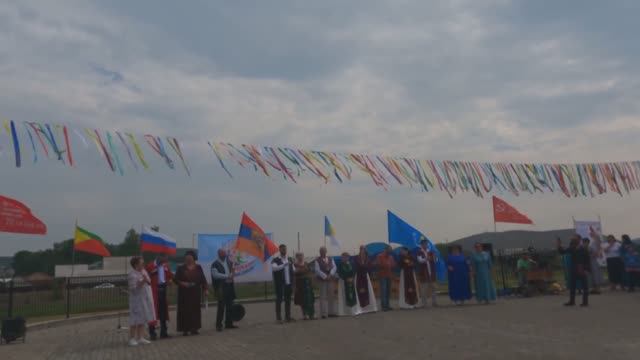 МЫ ДРУЖБОЙ ЕДИНОЙ СИЛЬНЫ!  ЭБТЭЙ БАЙХАДАА ХҮСЭТЭЙБДИ!