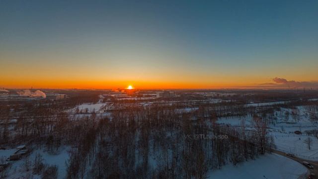 Зимний закат над промзоной 2026.01.05 [2K | f._fin — more than just а friend]
