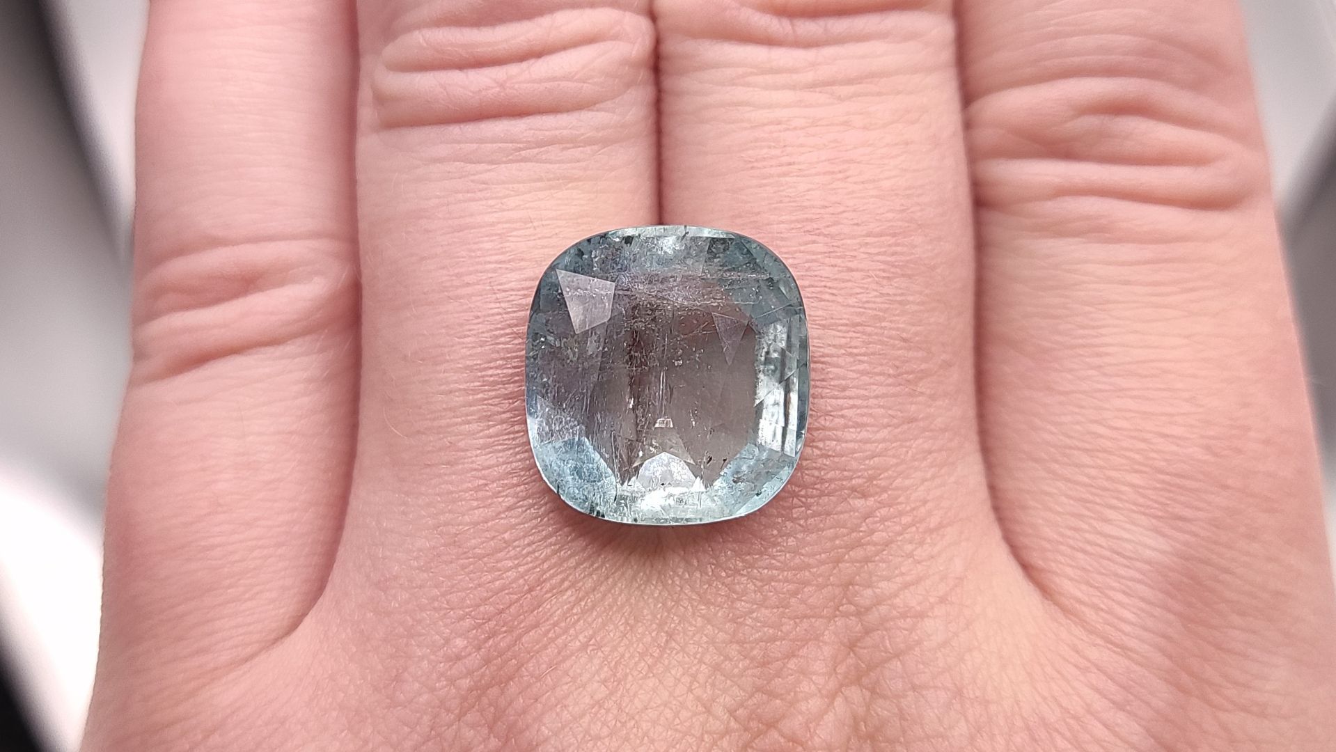 Аквамарин 16.27 ct. кушон. Бразилия. + гемм. заключение