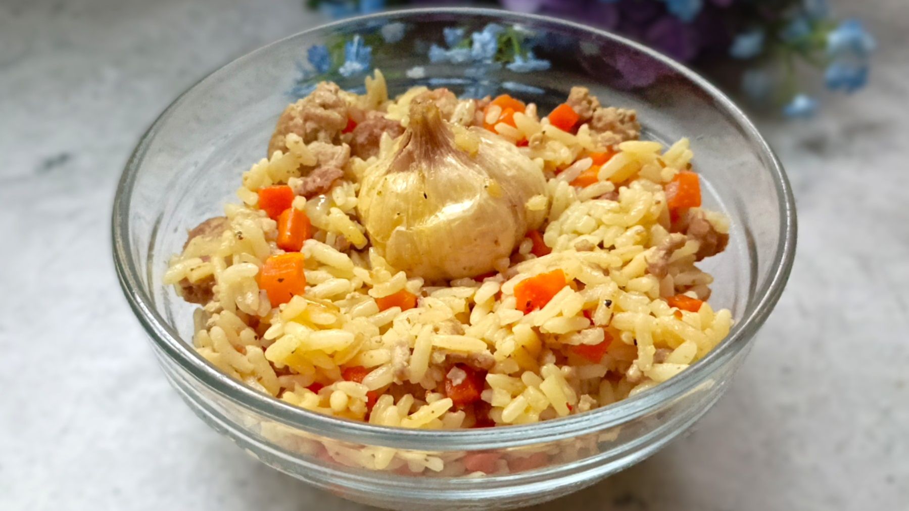 Рис с фаршем и овощами на сковороде – простой рецепт быстрого ужина