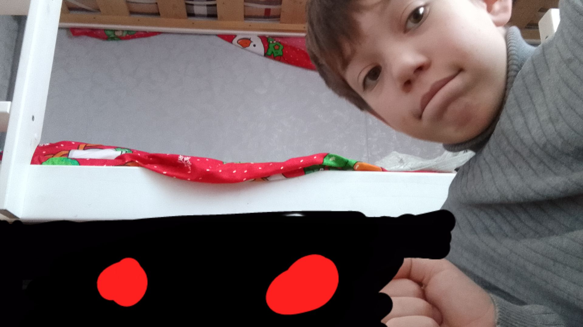 Под этой кроватью пропадают вещи