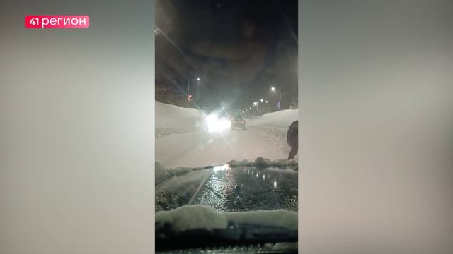 ВОЯЖ ПО ЦЕНТРАЛЬНЫМ ДОРОГАМ ПЕТРОПАВЛОВСКА ПОСЛЕ ОЧЕРЕДНОГО ЦИКЛОНА • БЕЗ КОММЕНТАРИЕВ