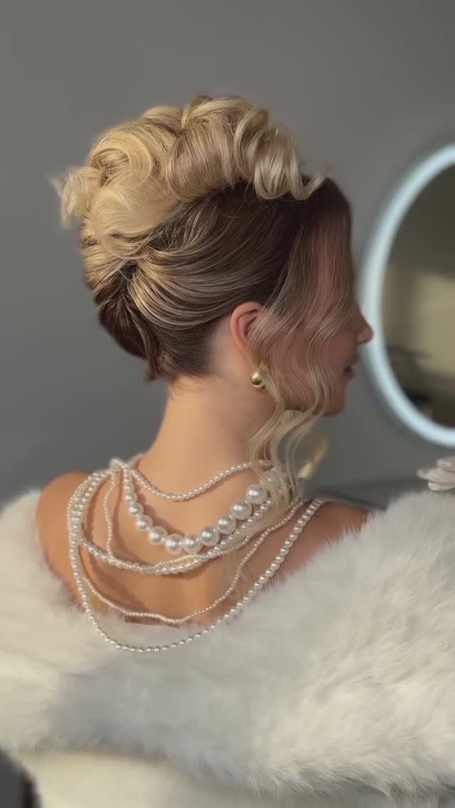 Объемный пучок ракушка из красивой текстуры #прическа #укладка #волосы #пучок