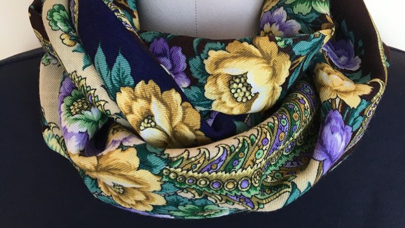 Снуд шерстяной "Царевна Несмеяна" павловопосадский