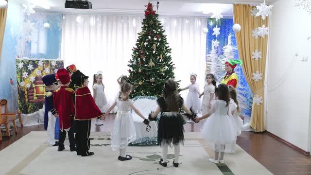 Новогодний утренник 2026 Детский сад №87 группа 8
