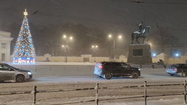 На Невском У Лавры