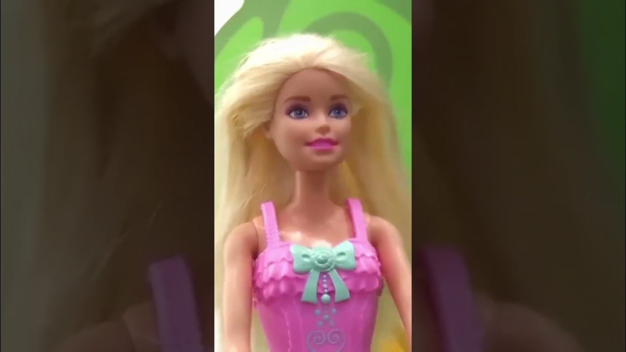 Чудо свершилось! Барби снова может ходить!  #barbie #длядетей #shorts