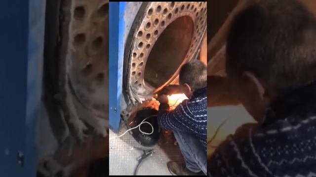 Меняем прогоревший уплотнительный термостойкий шнур котла