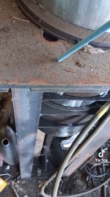 995.Искра сварка