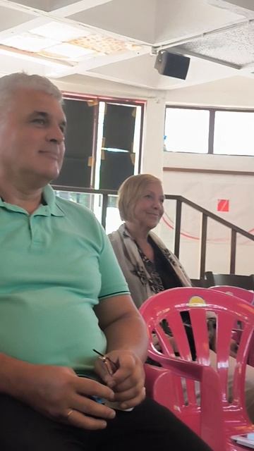 Выступают приглашённые Ауровильцы