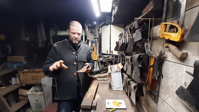 Поломался топор - это к нам. Посылка с топорами под восстановление