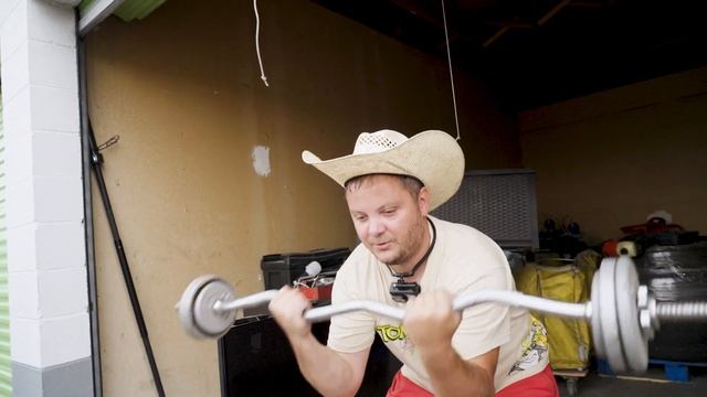 Вскрыл ДВА ЗАБРОШЕННЫХ склада. Вот что внутри!(Uncle Kym)