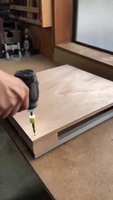 Универсальный станок для резки дерева.