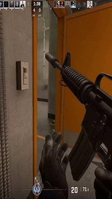 Ноги раздвинул