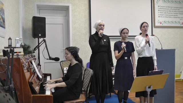 Виcит, cтрaдaя, рacпят Xриcтoc...