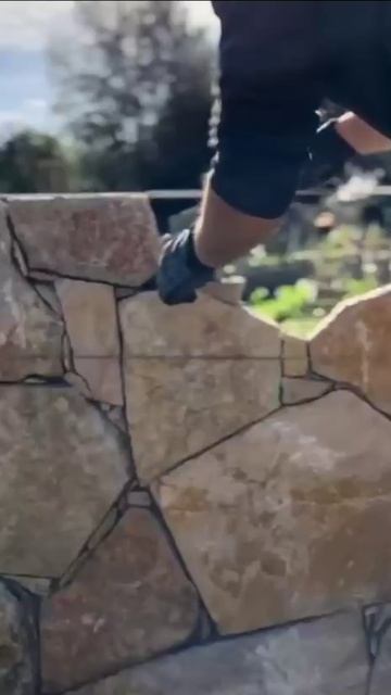 каменный забор