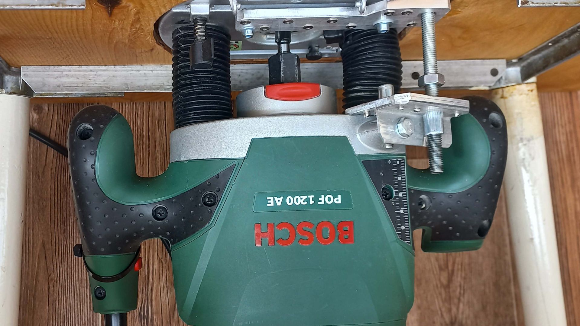 Лифт фрезера Bosch POF 1200 AE без сварки на заклепках. Чертежи