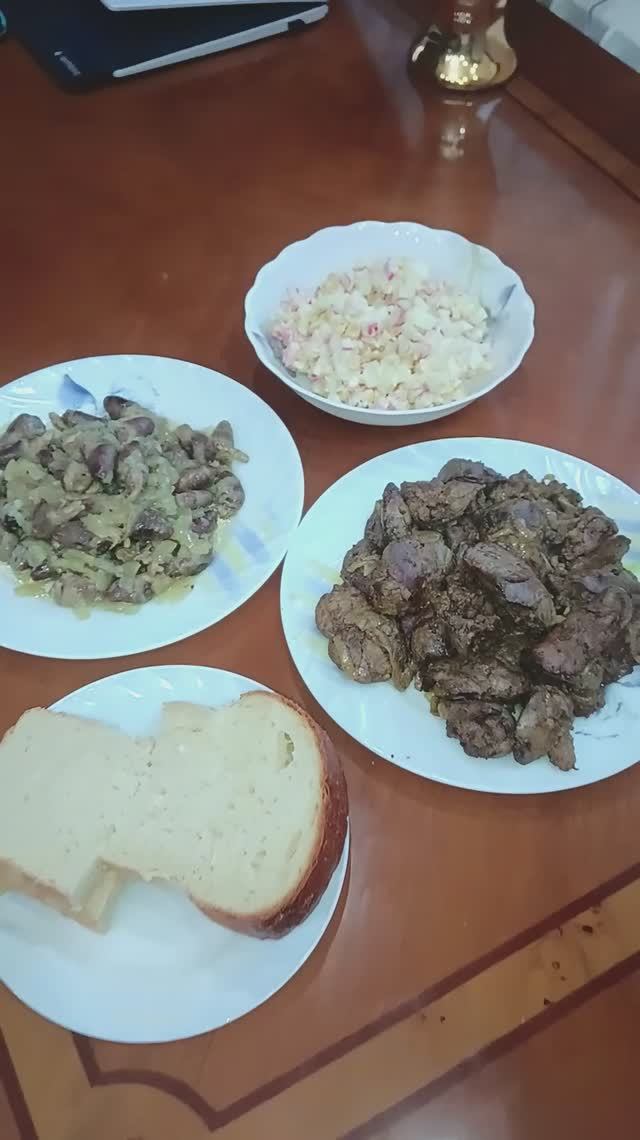 Как приготовить куриную печень с луком и сливочнм маслом что бы было вкусно