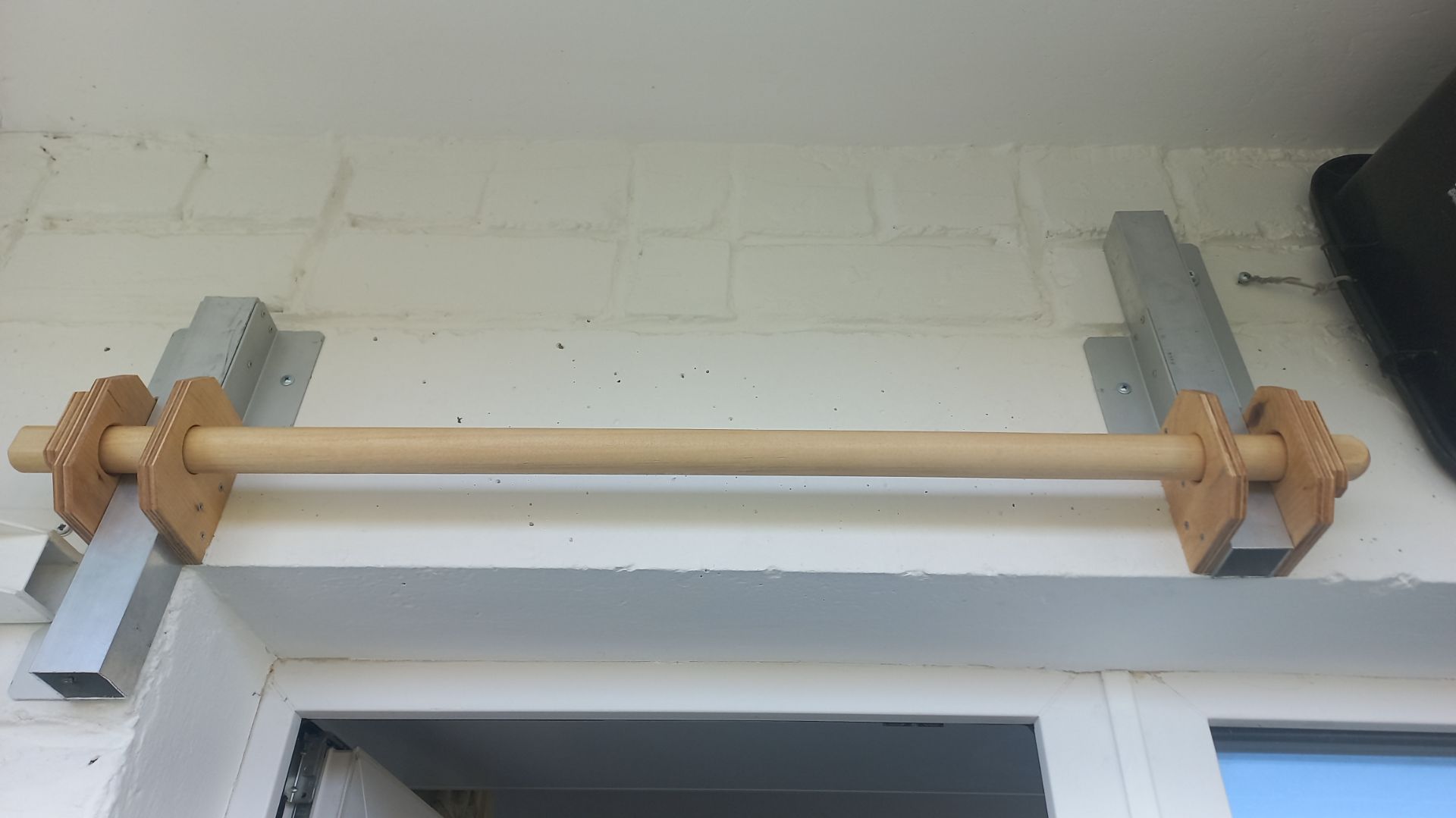 Турник своими руками на балконе в хрущёвке без применения сварки, на заклепках