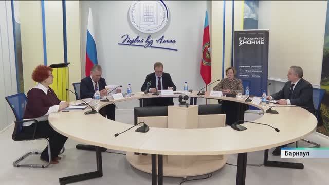 Алтайский педагогический университет показал губернатору новые мастерские для учителей