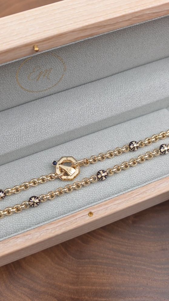 Золотая цепь с шармами