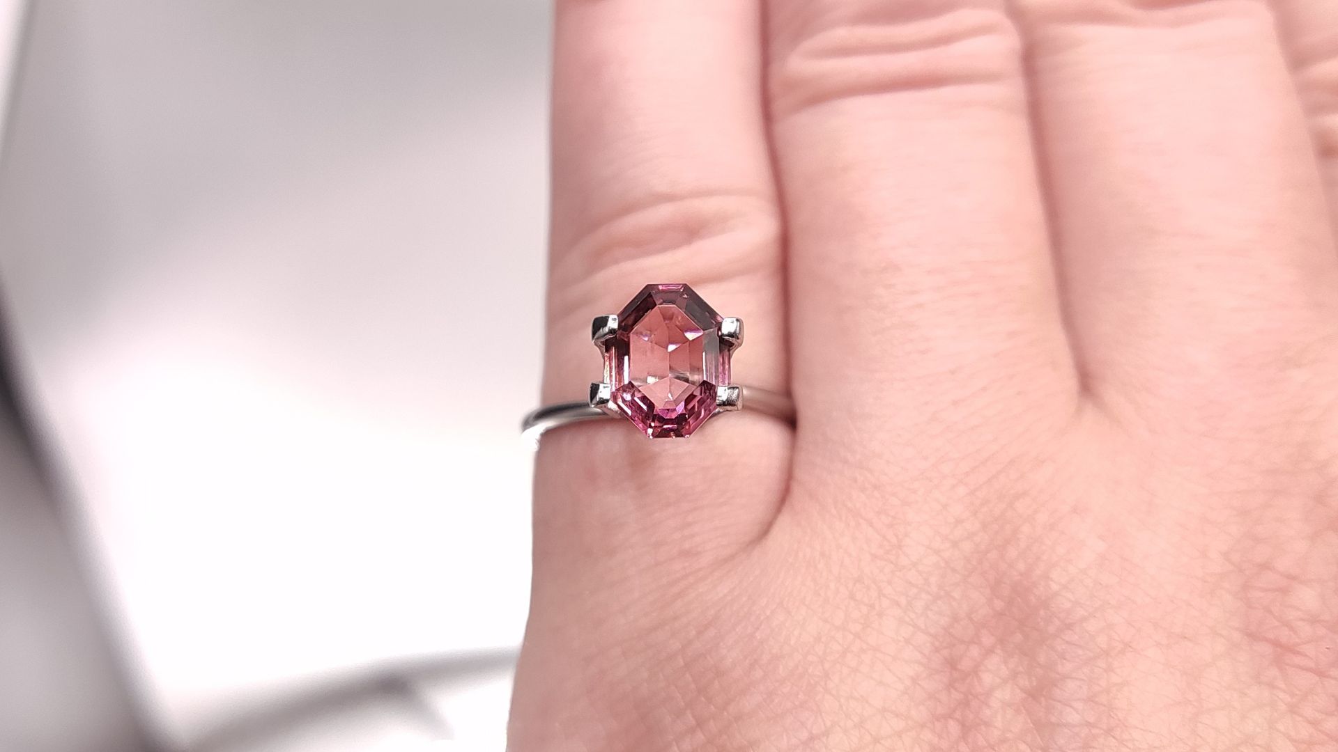 Турмалин Рубеллит октагон 2.15 ct. Малхан + гемм. заключение