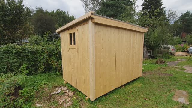 Строительная бытовка 2х3 м, купить для проживания бригады строителей из Пестово на участке заказчика