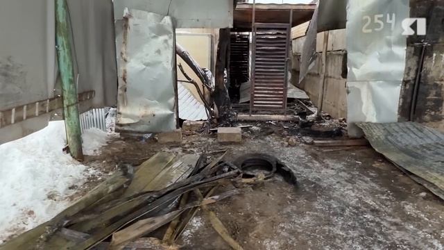 Серьезный пожар произошел в одном из автосервисов Ярославля