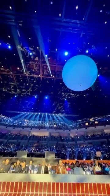 Светящийся орб сфера на международном конкурсе